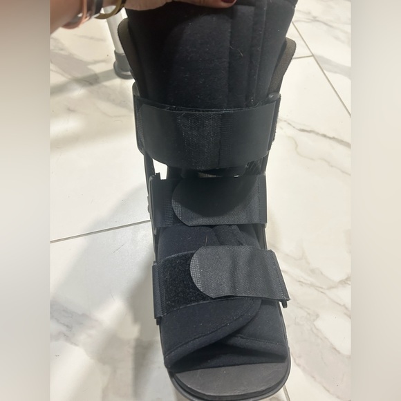 Advantage By Elite Orthopedics Inc. | Other | Advantage Walking Boot ...